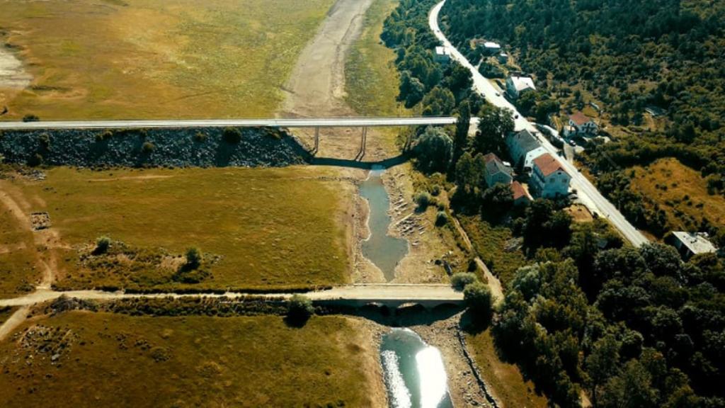 Pogledajte fotografije ispuštanja i isparavanja vode iz Buškog jezera ...