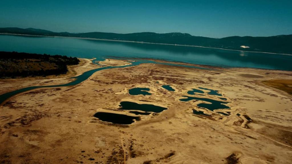 Pogledajte fotografije ispuštanja i isparavanja vode iz Buškog jezera ...