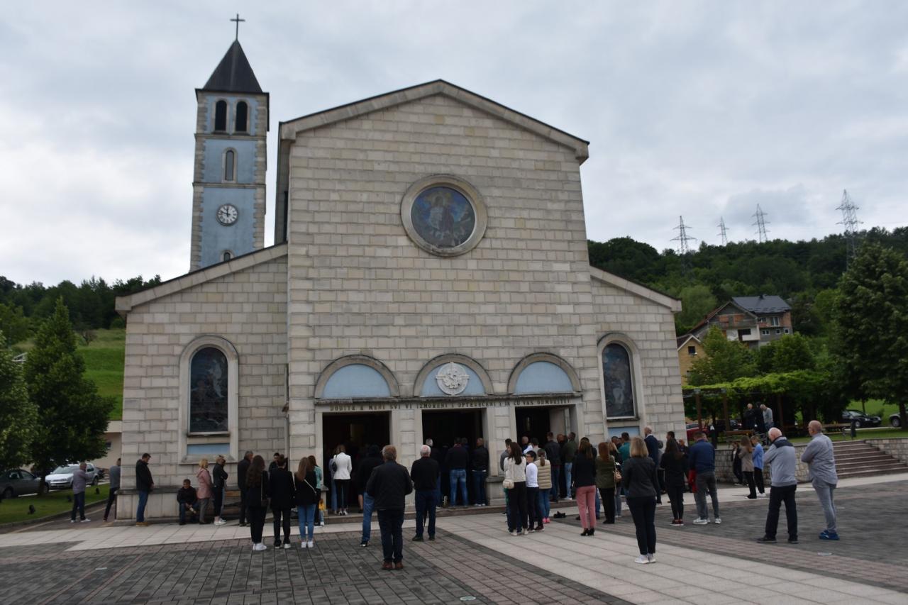 Župa Prozor proslavila Presveto Srce Isusovo - RADIO RAMA